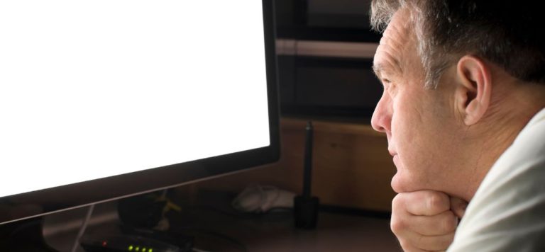 6 Alarming Screen Time Habits That Wreck Your Eyes! - Daily EyewearDigest