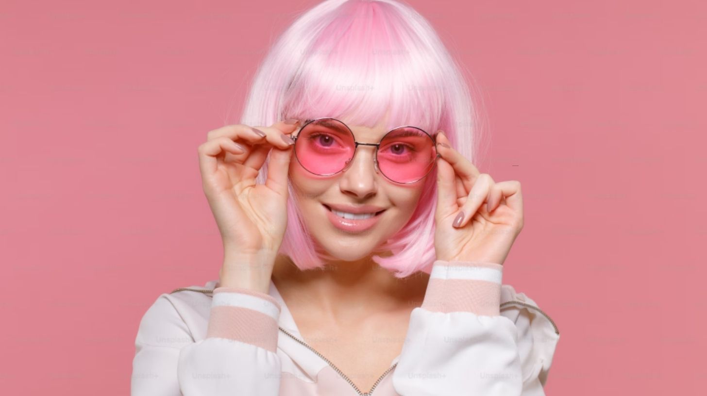 Monochrome Outfits & Matching Frames – Is This 2025’s Chicest Combo ...