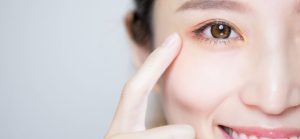 Can Drinking More Water Improve Vision? Experts Explain - Daily EyewearDigest