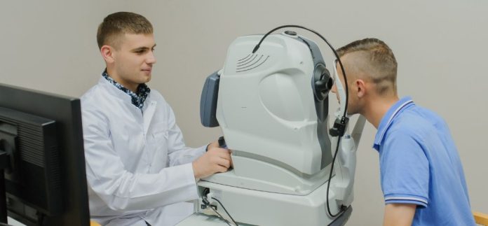 7 Signs You Need an Eye Test - Daily EyewearDigest